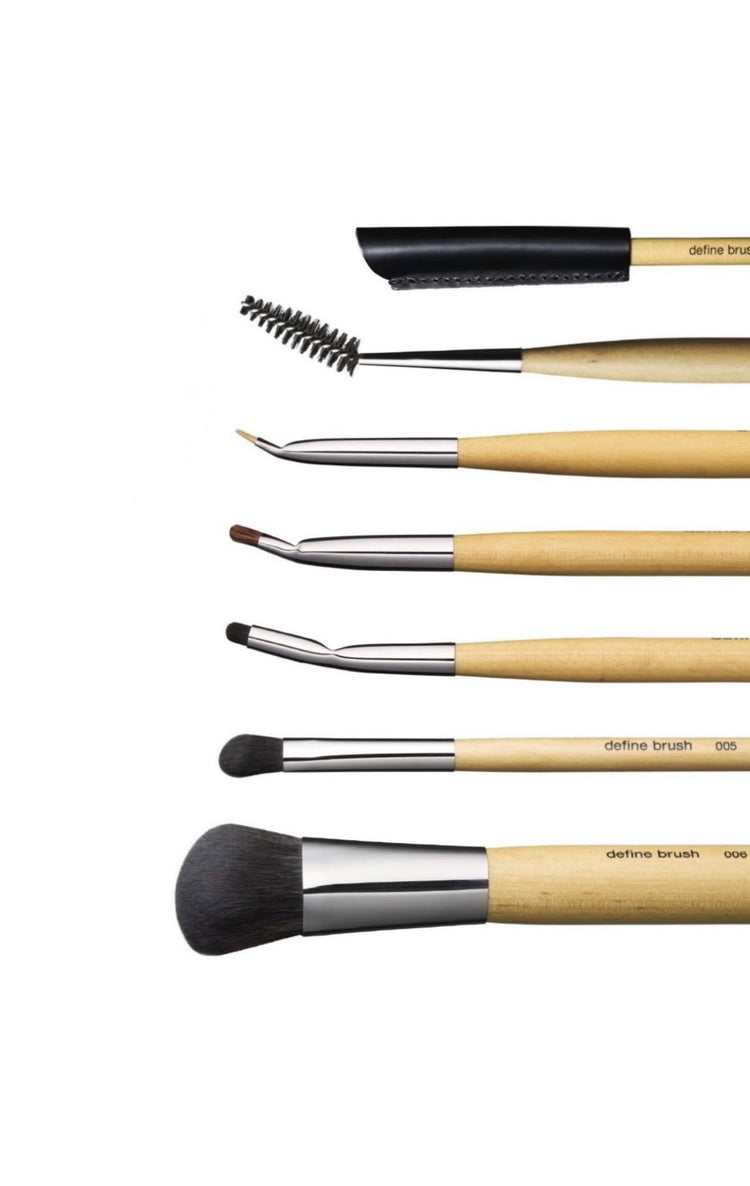 高級メイクブラシが、あなたのメイクを変える High-Quality Makeup Brushes Will Transform Your – define brush